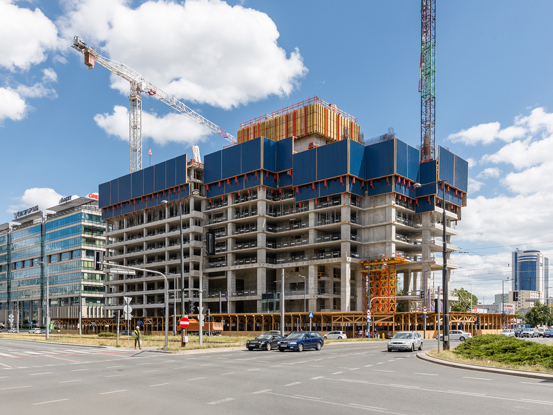 Warsaw UNIT, a Rising Star